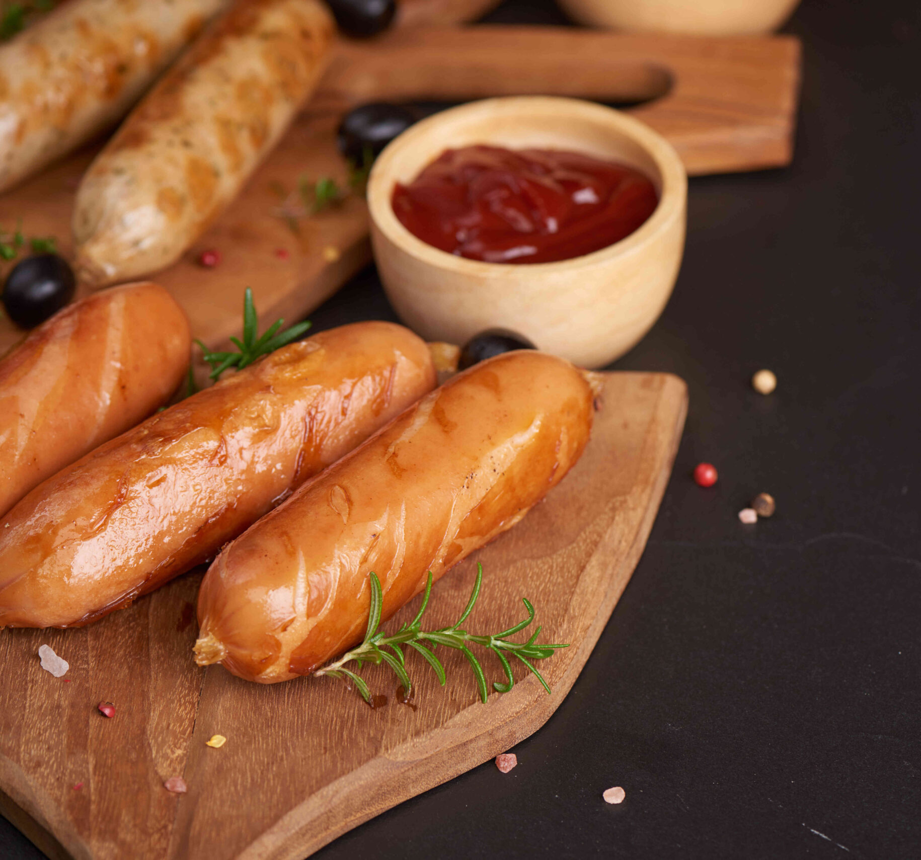 Quy Trình Sản Xuất Xúc Xích: Từ Nguyên Liệu Đến Sản Phẩm Hoàn Thiện ...